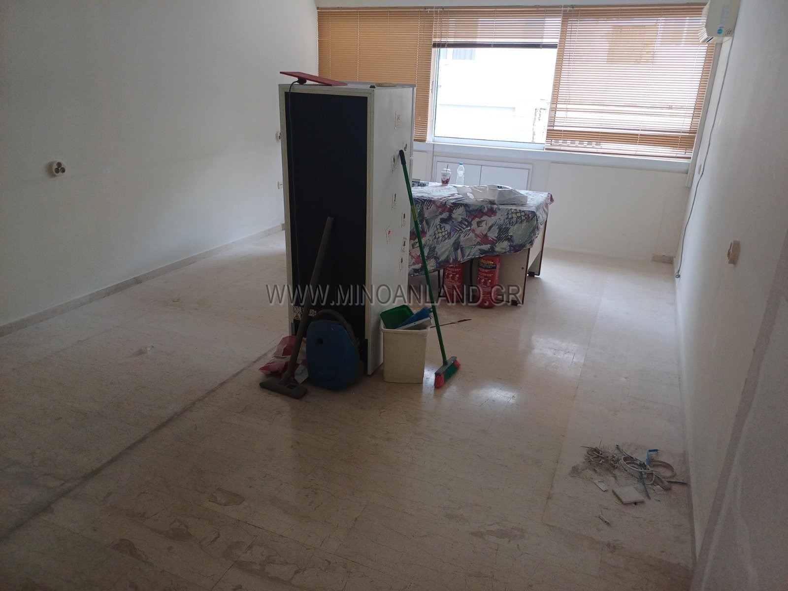 ΑΒΕΡΩΦ ΕΝΟΙΚΙΑΖΕΤΑΙ ΓΡΑΦΕΙΟ